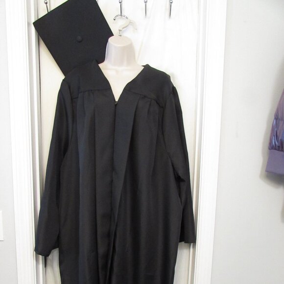 Jostens | Other | Jostens Black Graduation Cap Gown 5 6 Nwot | Poshmark